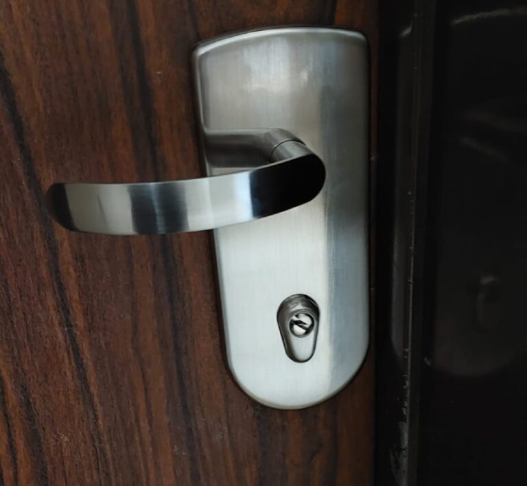 הסבה ושדרוג דלת כניסה קיימת חוסם-עכביש-פלרז - גולד מנעולים